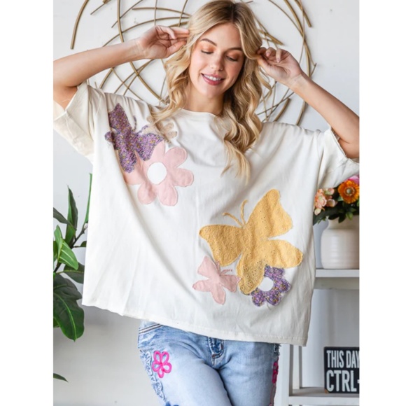Oli & Hali | Tops | The Lindsay Cream Flower Butterfly Patchwork Top ...